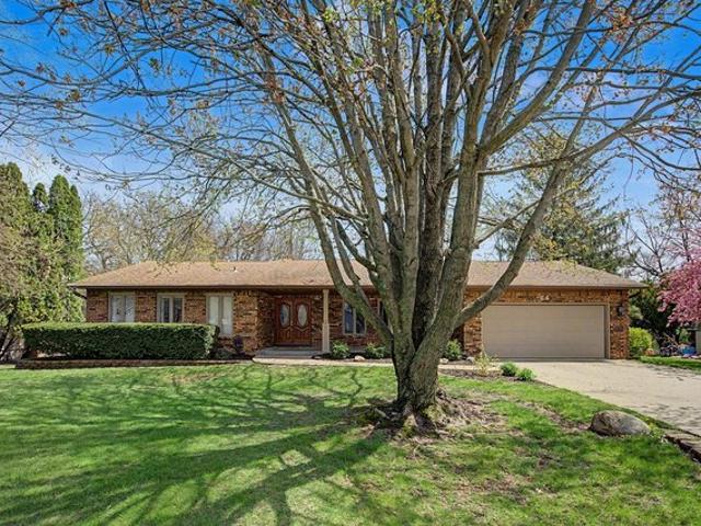 24 Lori Lane Ct, Geneseo, IL 61254