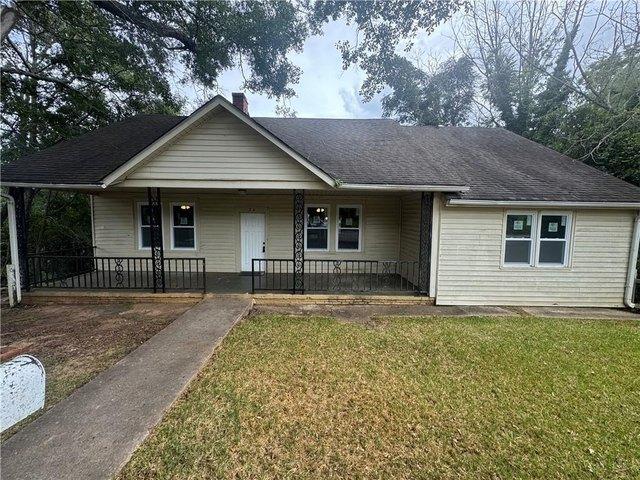 24 Lower St, Valley, AL 36854