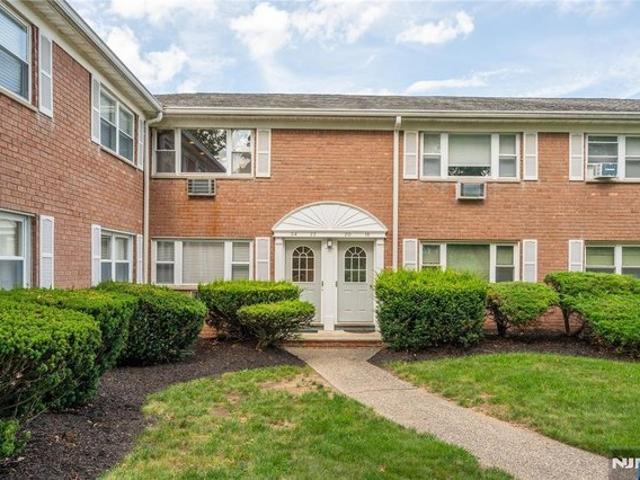 24 Manchester Ct Unit 62, Wayne, NJ 07470