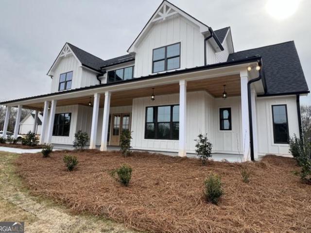 24 Majestic Shores Dr, Hartwell, GA 30643