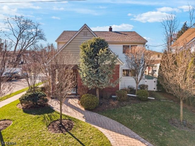 24 Maple Ave