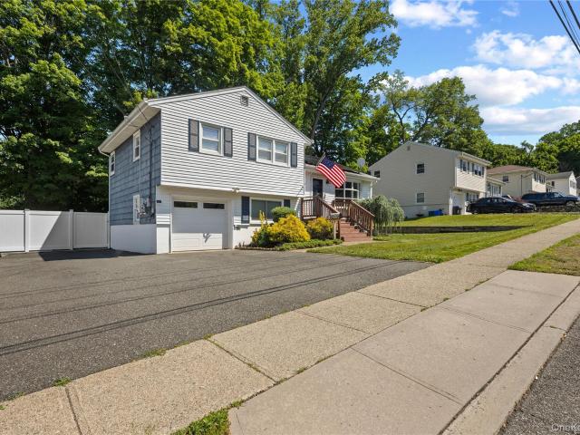 24 Maplewood Boulevard