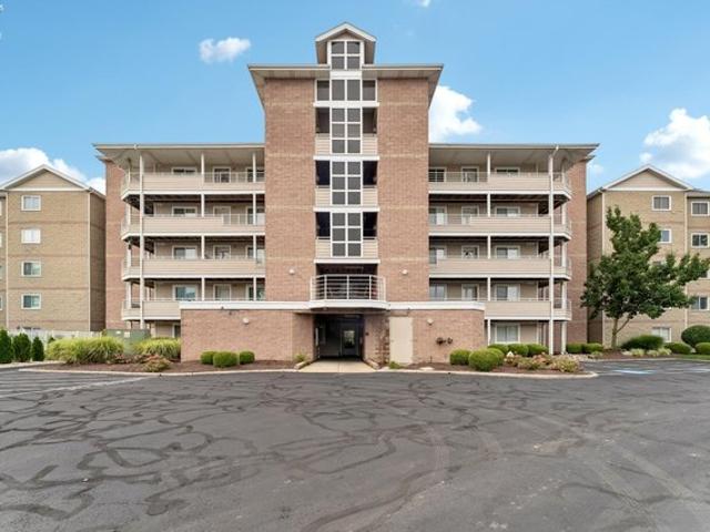 24 Marina Point Dr, Sandusky, OH 44870
