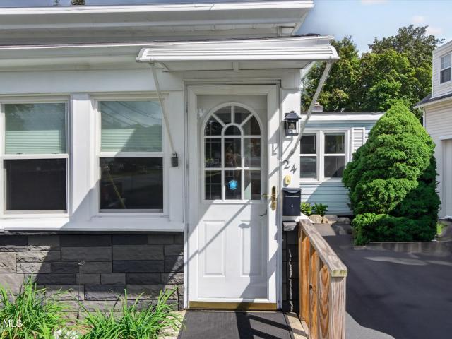 24 Masten Avenue