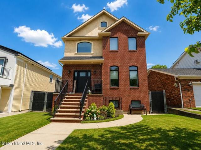 24 Massachusetts St, Staten Island, NY 10307