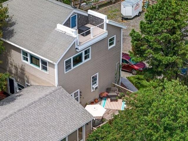 24 Mayflower Dr, Plymouth, MA 02360