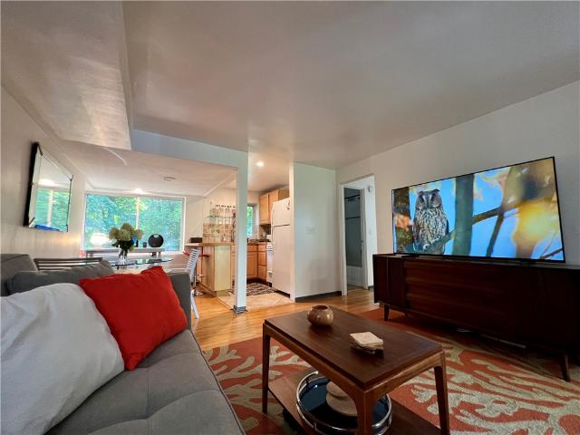 24 Menlo Place # Lower