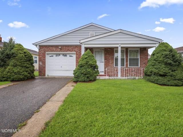 24 Merrilee Ln, Toms River, NJ 08757