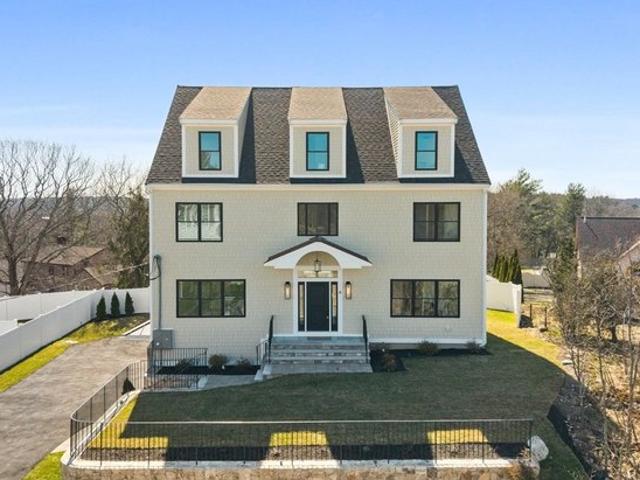 24 Mount Zion Rd, Melrose, MA 02176