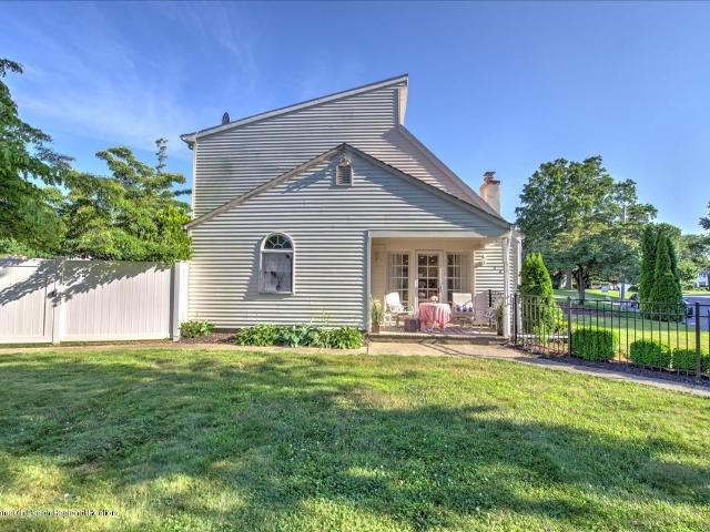 24 Mount Drive