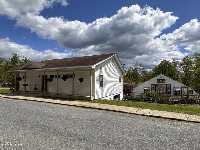 24 Mount Hope Ave, Ticonderoga, NY 12883