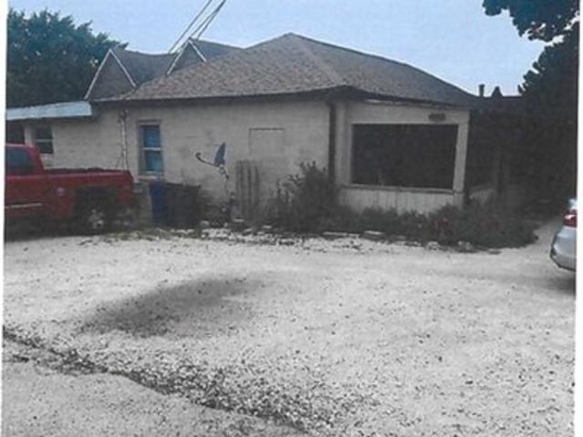 24 N Airlite St, Elgin, IL 60123