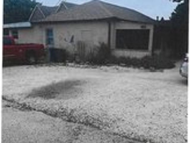 24 N Airlite St, Elgin, IL 60123