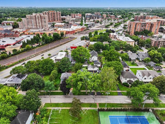 24 N Belmont Avenue