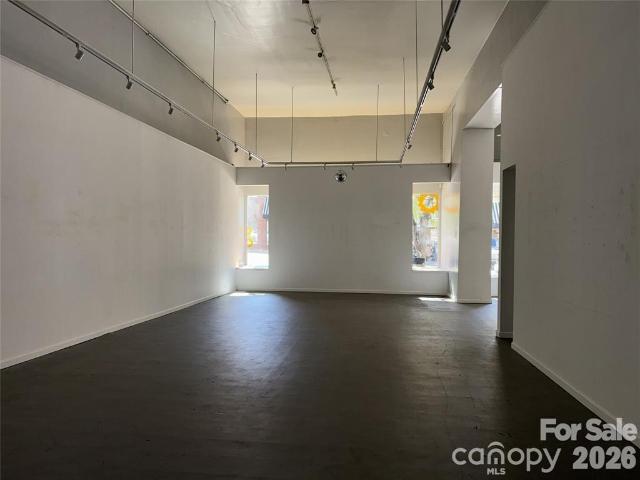 24 N Lexington Avenue