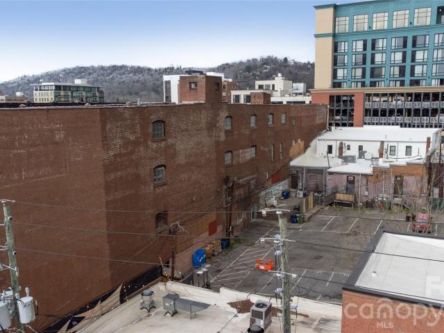 24 N Lexington Avenue