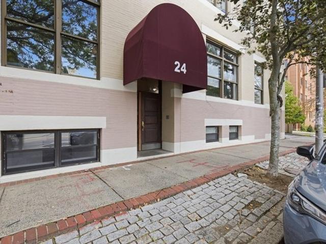 24 Norman St Apt 1, Salem, MA 01970