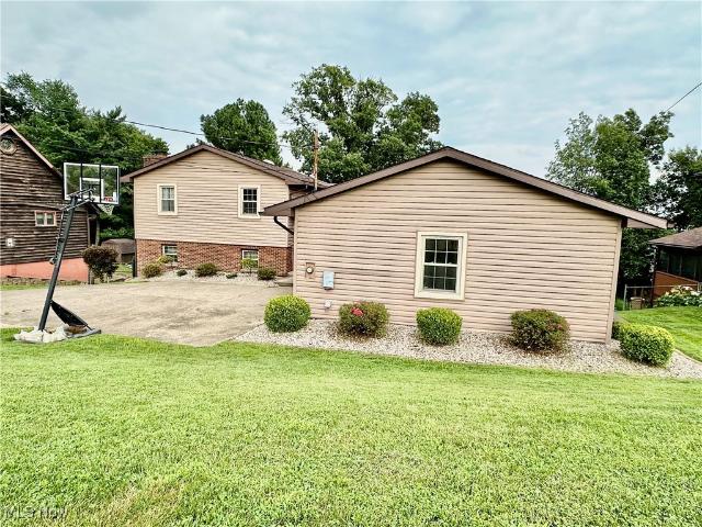 24 Oak Circle