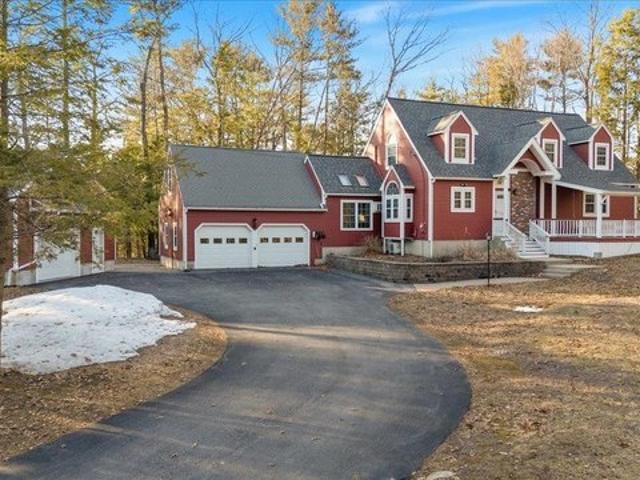 24 Oak Ridge Rd, Sandown, NH 03873