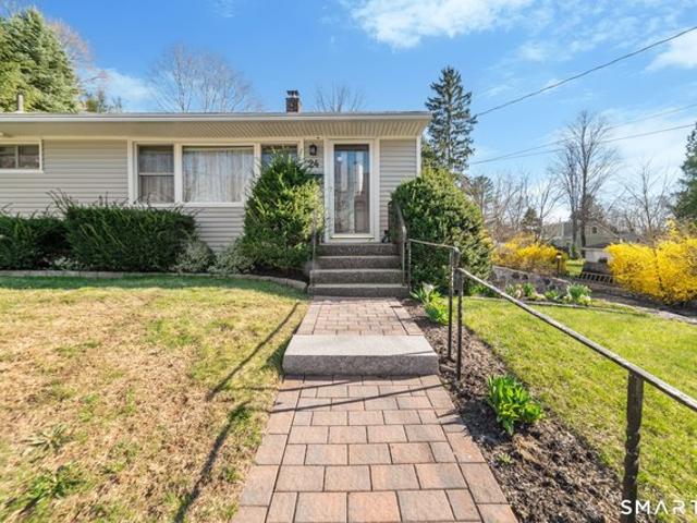 24 Orchard Hts, New Milford, CT 06776
