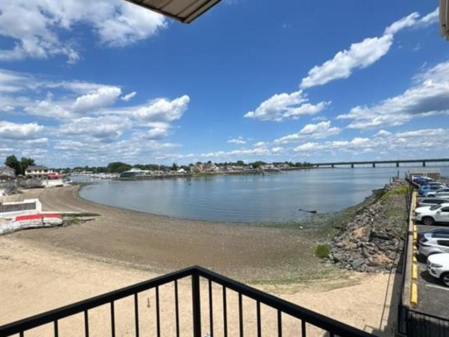 24 Pennyfield Avenue # 2C