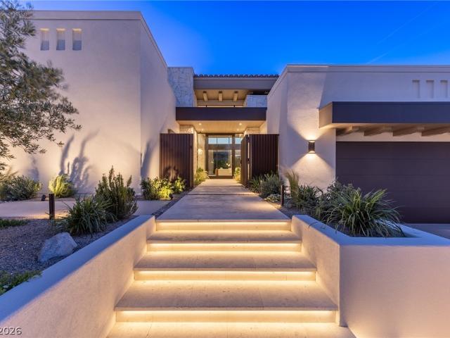 24 Pebble Hills Court
