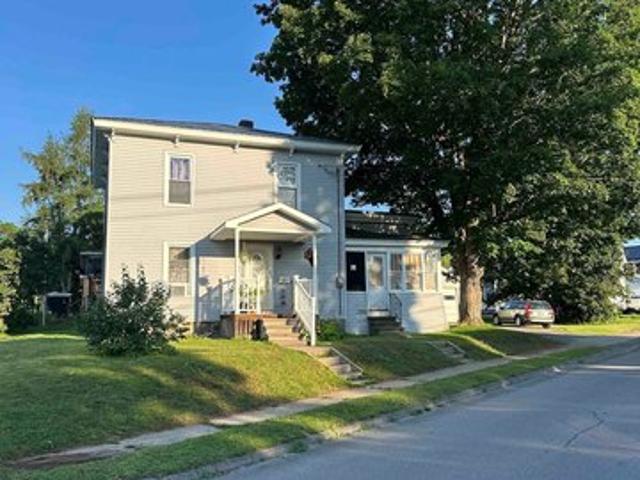 24 Pine St, Massena, NY 13662