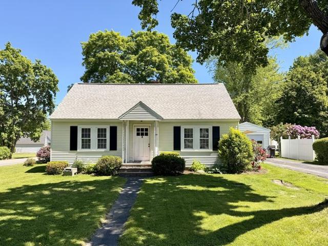 24 Pierce St, Gardiner, ME 04345
