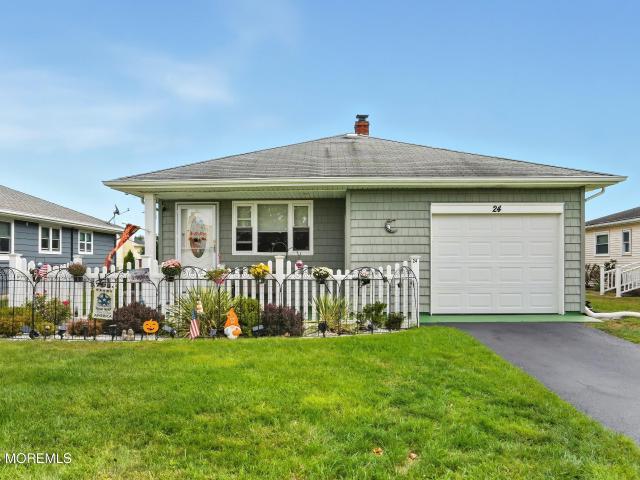 24 Port Royal Dr, Toms River, NJ 08757 | MLS #22609