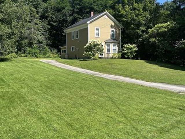 24 Pleasant St, Proctor, VT 05765