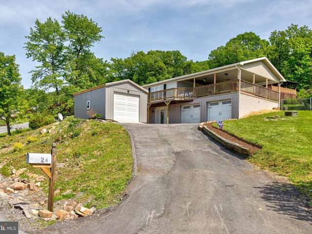 24 Quiggle Ave, Lock Haven, PA 17745