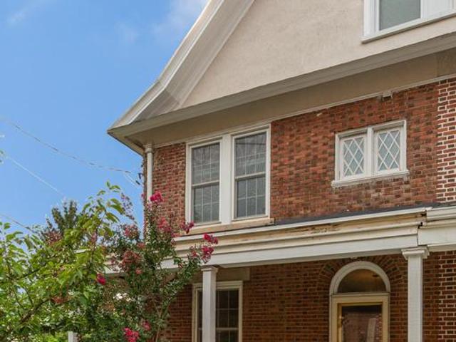24 Race Avenue