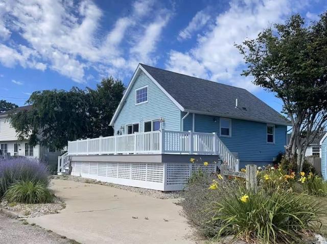 24 Redwood Drive