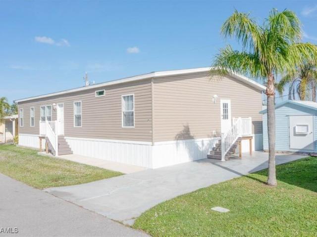 24 Red Poinciana Drive, Fort Myers, FL 33908