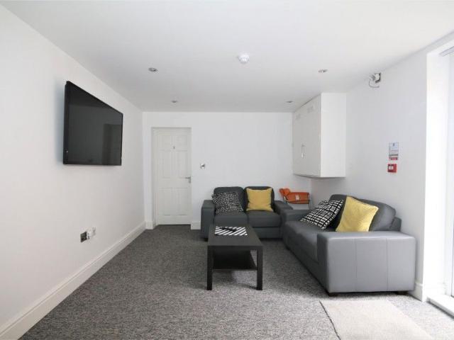 24 Regent Place, Rugby