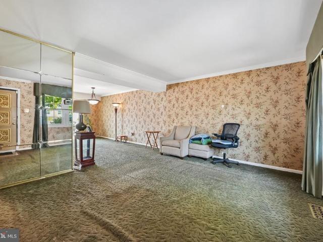 24 Rittenhouse Court