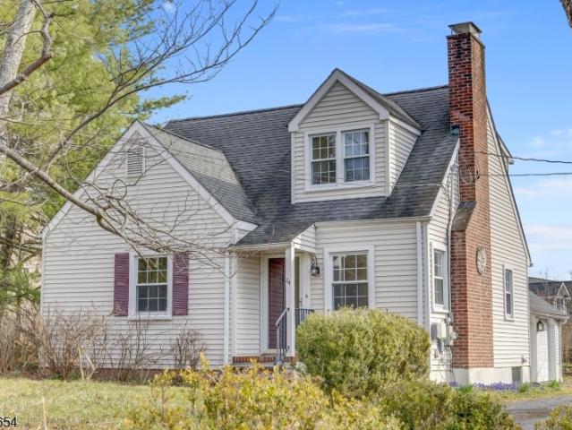 24 Riverwood Ave, Bedminster, NJ 07921 | MLS #4018 | Compass