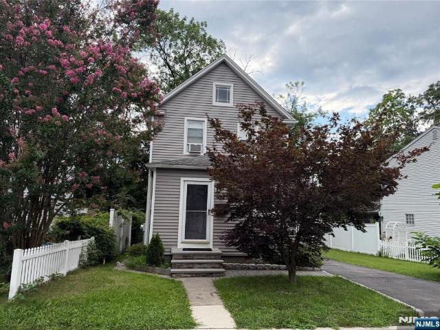 24 Roosevelt Avenue