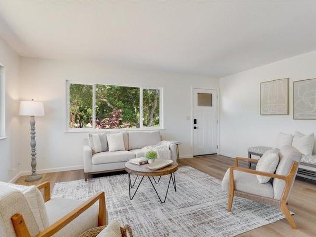 24 Robak Dr, La Selva Beach, CA 95076