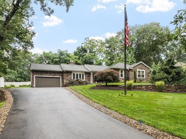 24 Robin Hill Rd, Chelmsford, MA 01824