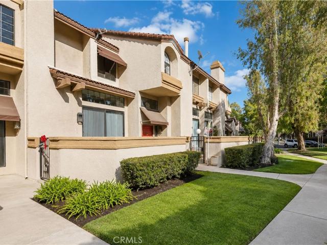 24 Rock Cliff Place