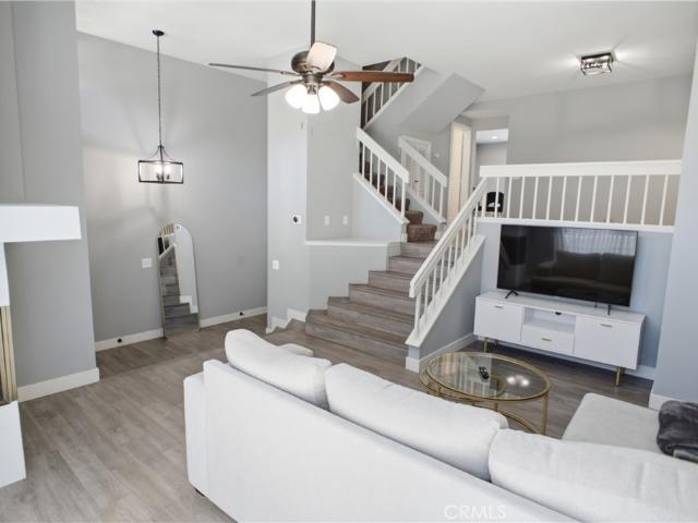 24 Rock Cliff Place