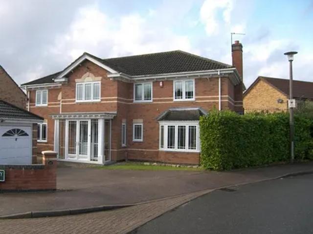 24 Rothwell Drive, Sharmans Cross, B91 1HG, United Kingdom | 5 bed house for rent #139544223 | Rentberry