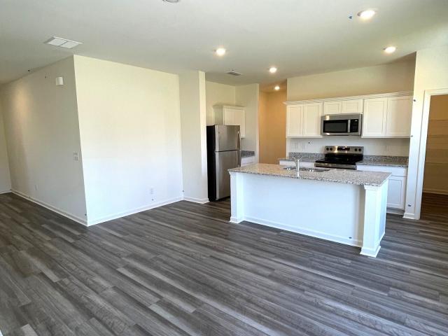 24 Rowlett Place