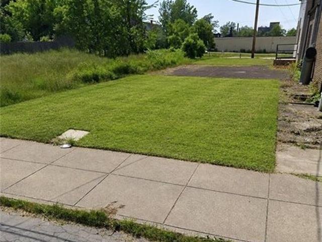 24 Rustic Pl, Buffalo, NY 14211