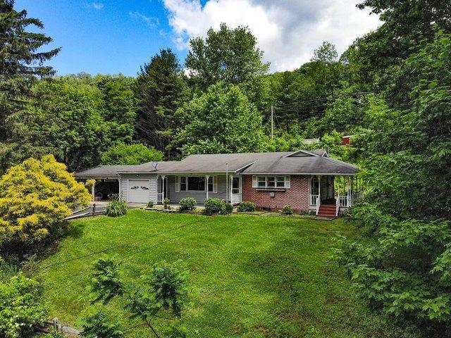 24 S McCoy Hollow Dr, Austin, PA 16720