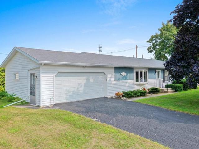 24 S Baraboo Ave, Sturgeon Bay, WI 54235
