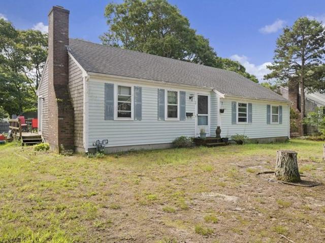 24 S Sea Ave, West Yarmouth, MA 02673