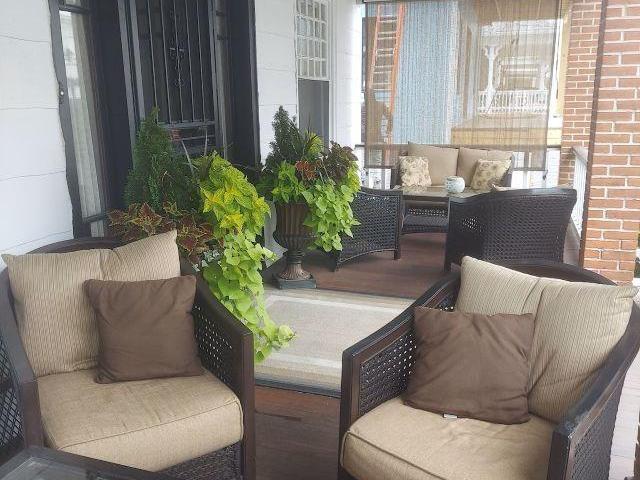 24 S Vassar Sq