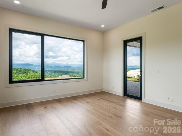 24 S Watchman Dr, Hendersonville, NC 28791 | MLS #4396